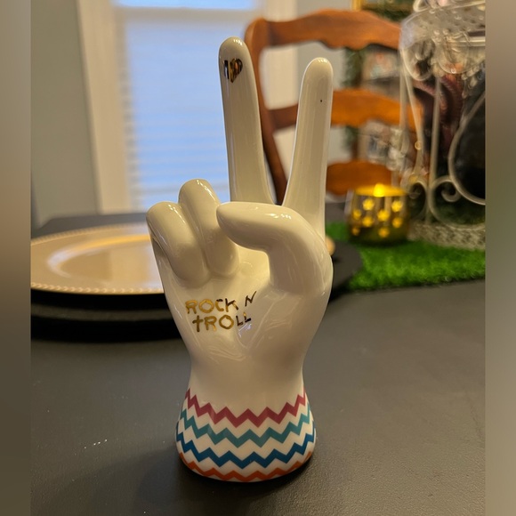 Betsey Johnson | Jewelry | Betsey Johnson Peace Sign Hand Jewelry Stand ...